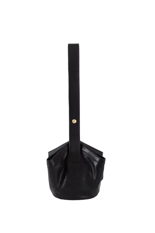 ESTHERA 1111am Leather Shoulder Bag - Black