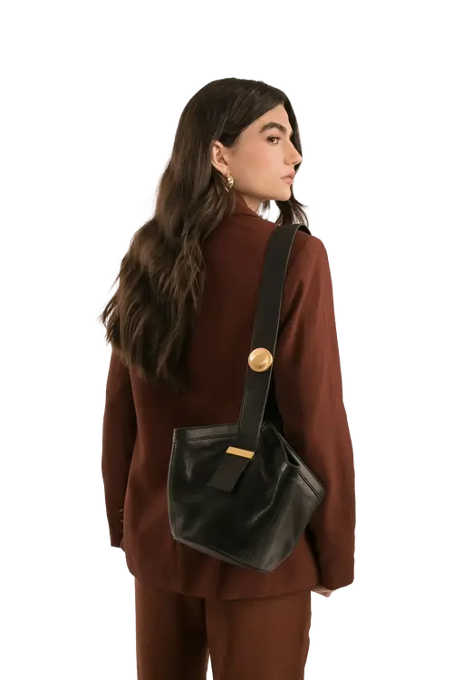 ESTHERA 1111am Leather Shoulder Bag - Black