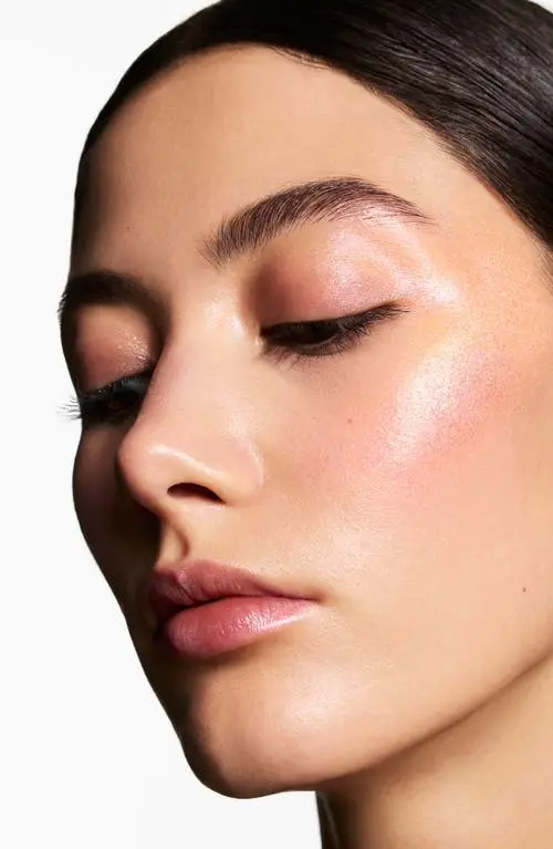 Dolce & Gabbana Glazelighter Glowpalescent Highlighter - No Color