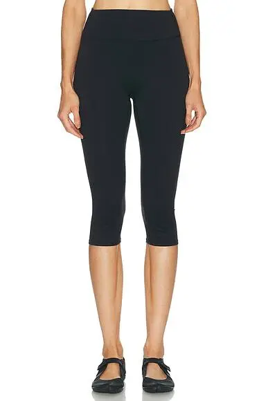 NIKESKIMS Matte 17 Crop Legging