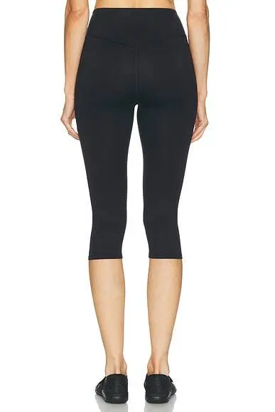 NIKESKIMS Matte 17 Crop Legging