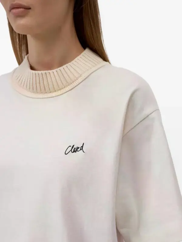 Closed Embroidered Logo T-shirt