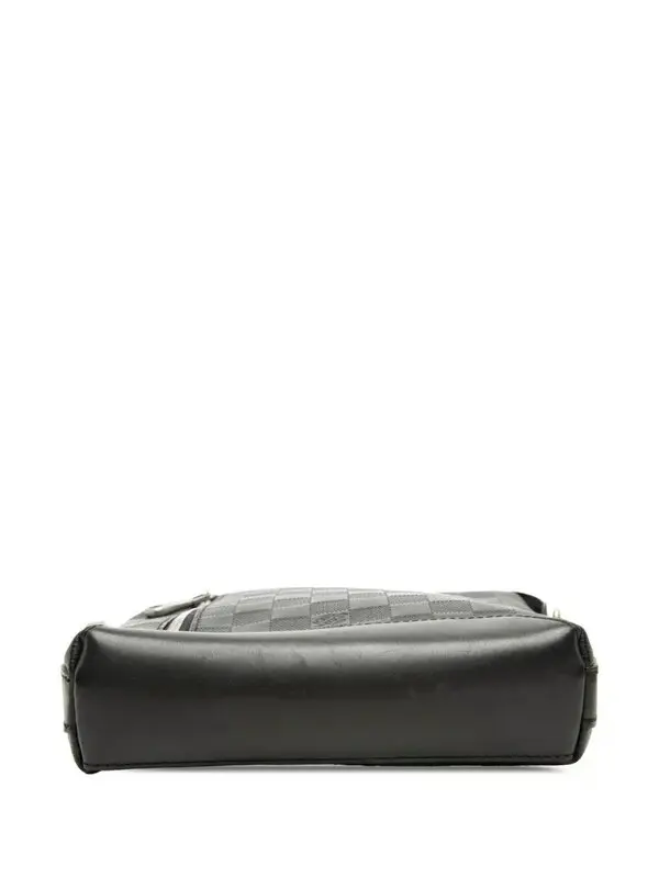 LOUIS VUITTON Damier Infini Discovery Messenger Bb Bag