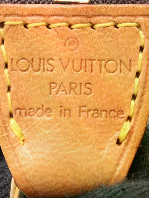LOUIS VUITTON Monogram Pochette Accessoires Shoulder Bag