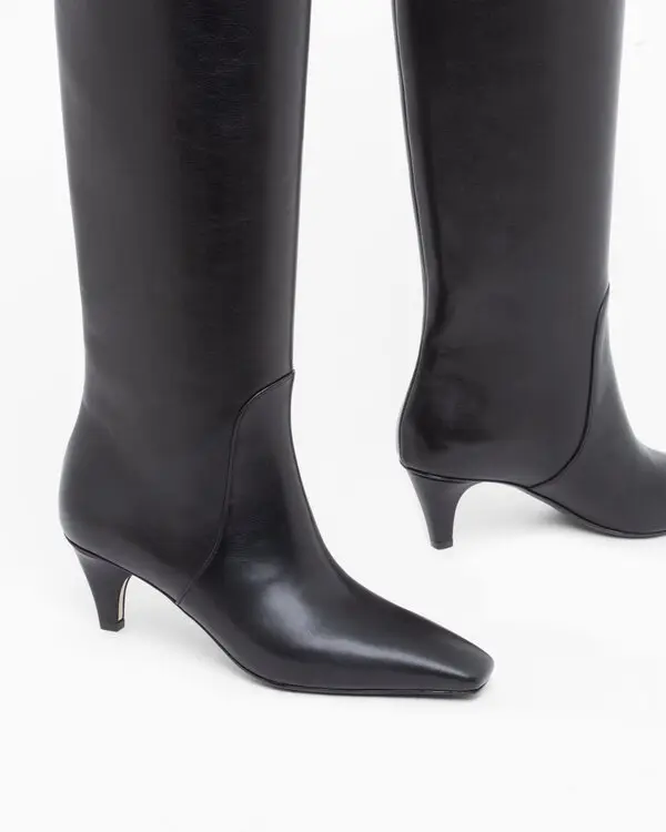 Giorgio Armani Boot In Leather With A Leather Sole