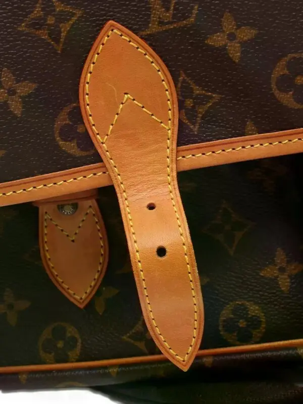 LOUIS VUITTON Monogram Canvas Gibeciere Gm Messenger Bag