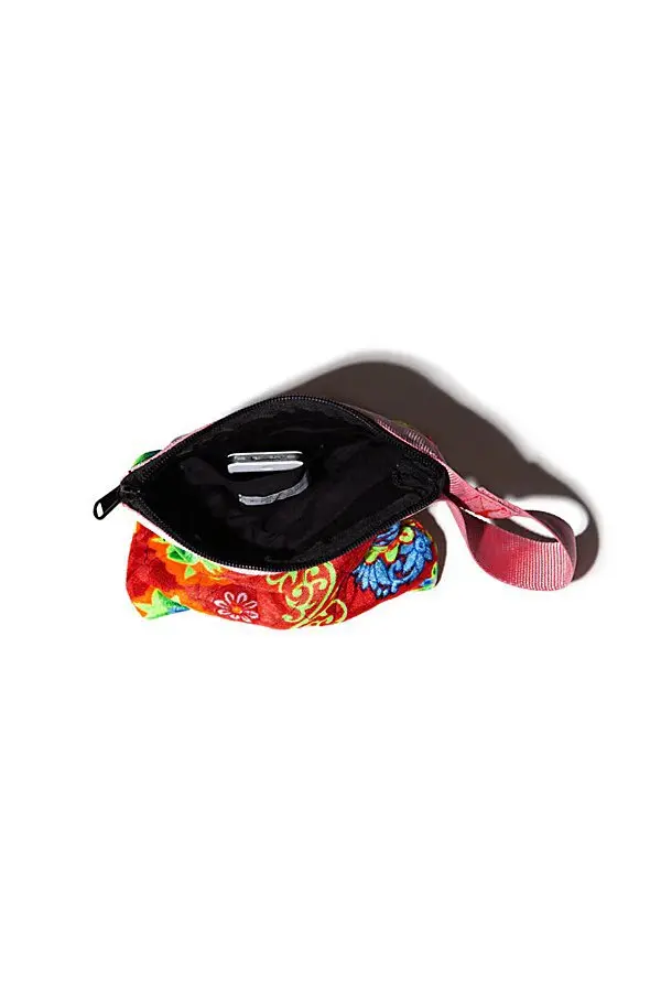 PUEBCO Mao's Fabric Pouch - Red
