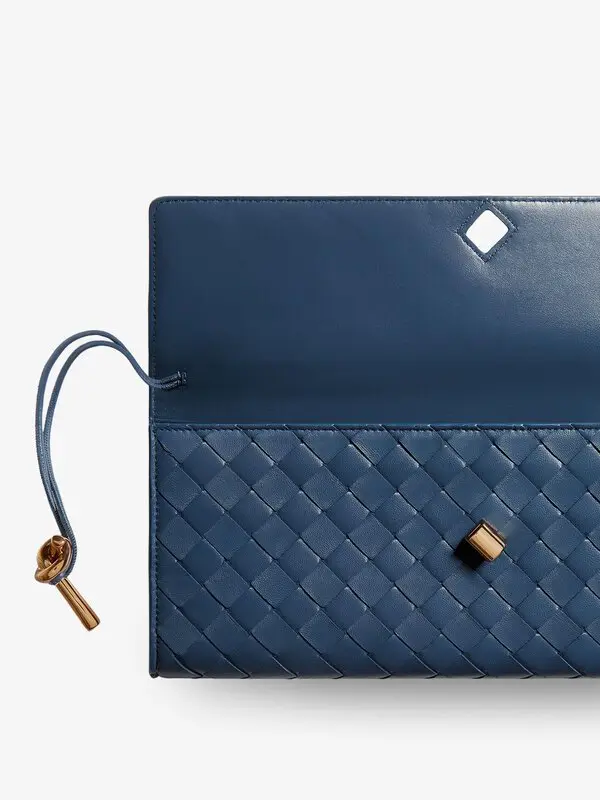 Bottega Veneta Andiamo Leather Clutch With Intrecciato Pattern - Multicolor