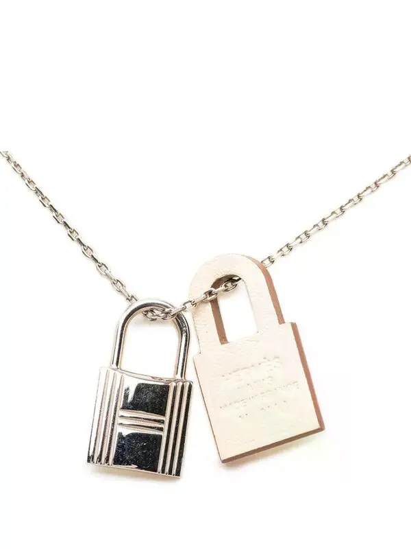 Hermès Palladium Plated Swift Leather O Kelly Pendant Necklace - Silver