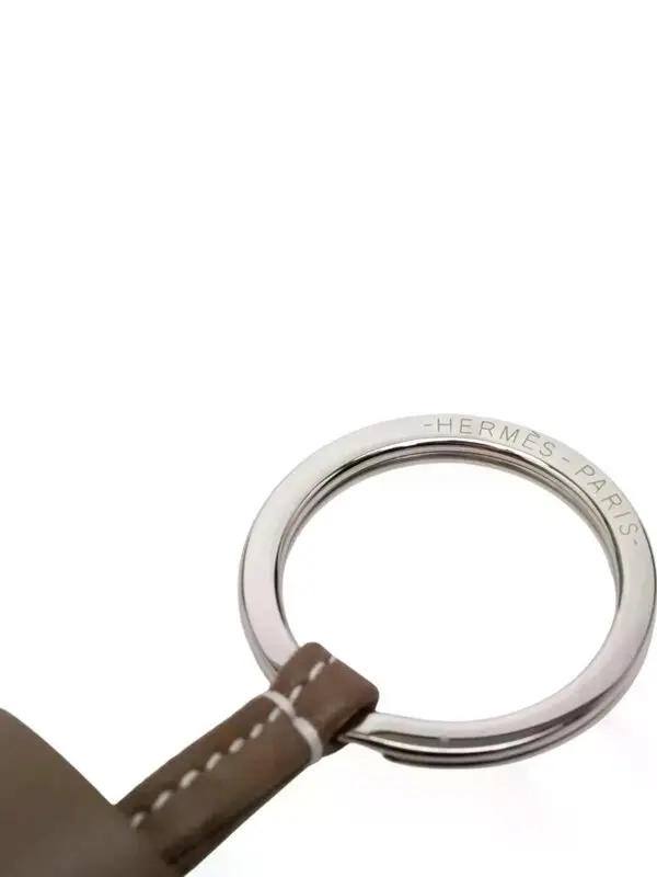 Hermès Carmen Ring Key Chain In Lambskin - Brown