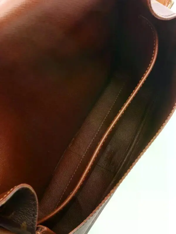 LOUIS VUITTON Monogram Canvas Gm Shoulder Bag