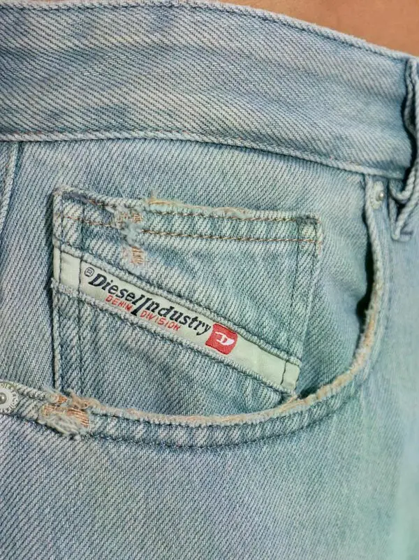 DIESEL® 1996 D-sire-yu-u Wide-leg Jeans