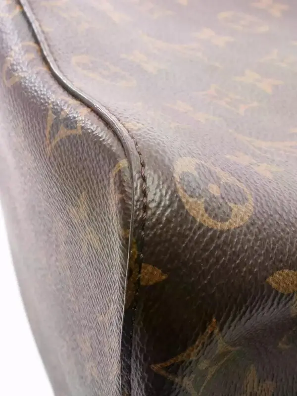 LOUIS VUITTON 2021 Neoné Shoulder Bag