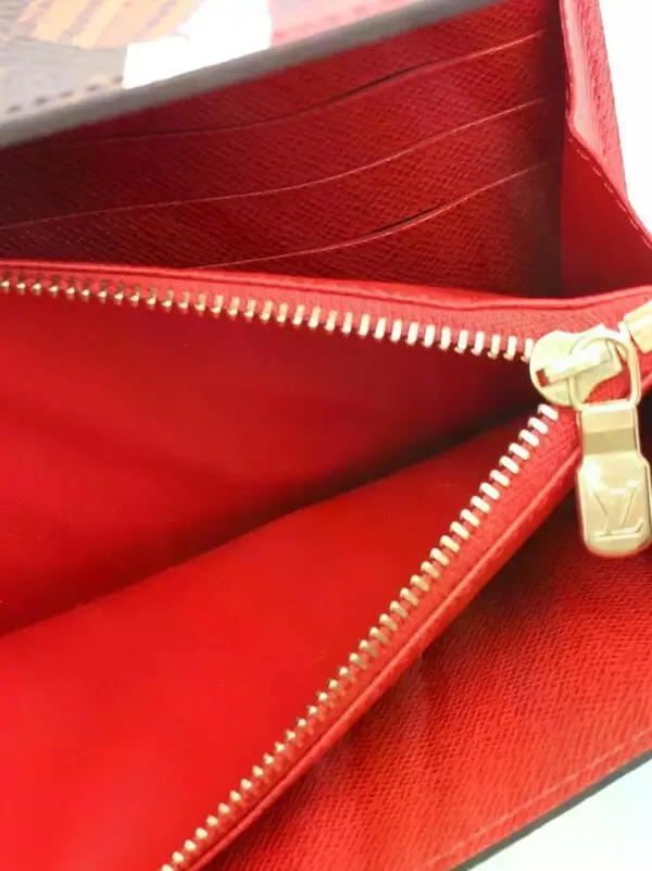 LOUIS VUITTON 2006 Sarah Groom Wallet