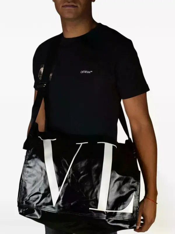 Valentino Garavani Large Vltn Messenger Bag