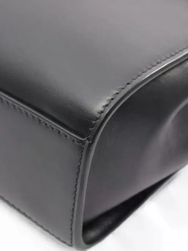 Bottega Veneta The Clip Leather Crossbody Bag - Black