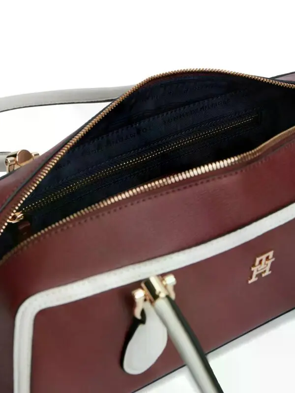 Tommy Hilfiger Grained Leather Shoulder Bag
