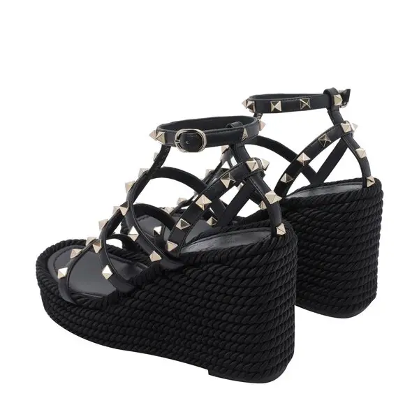 Valentino Garavani Rockstud Wedge Sandals - Black