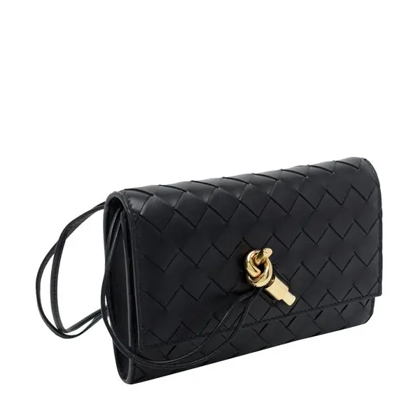 Bottega Veneta Andiamo Pouch On Strap - Black
