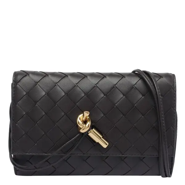 Bottega Veneta Andiamo Pouch On Strap - Brown