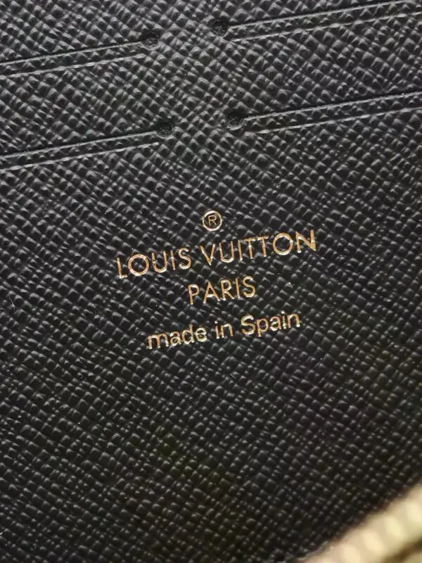 LOUIS VUITTON 2021 Monogram Reverse Clemence Wallet