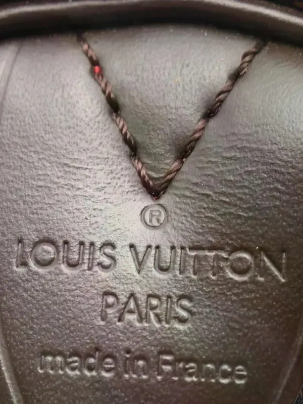 LOUIS VUITTON Damier Ebene Speedy 30 Luggage Bag - Brown