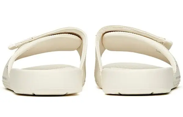 ANTA X Snoopy Graphic Slides