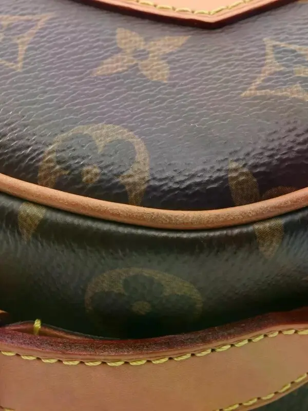LOUIS VUITTON Monogram Boîte Chapeau Souple Shoulder Bag