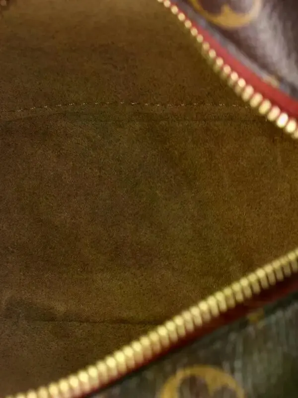 LOUIS VUITTON Boite Chapeau Souple Pm Bag In Monogram Canvas - Brown