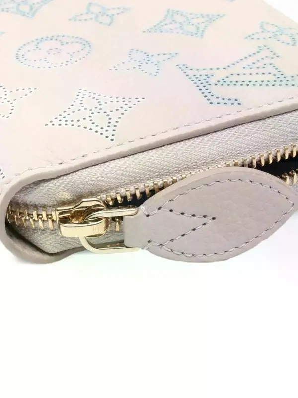 LOUIS VUITTON 2021s Zippy Leather Wallet