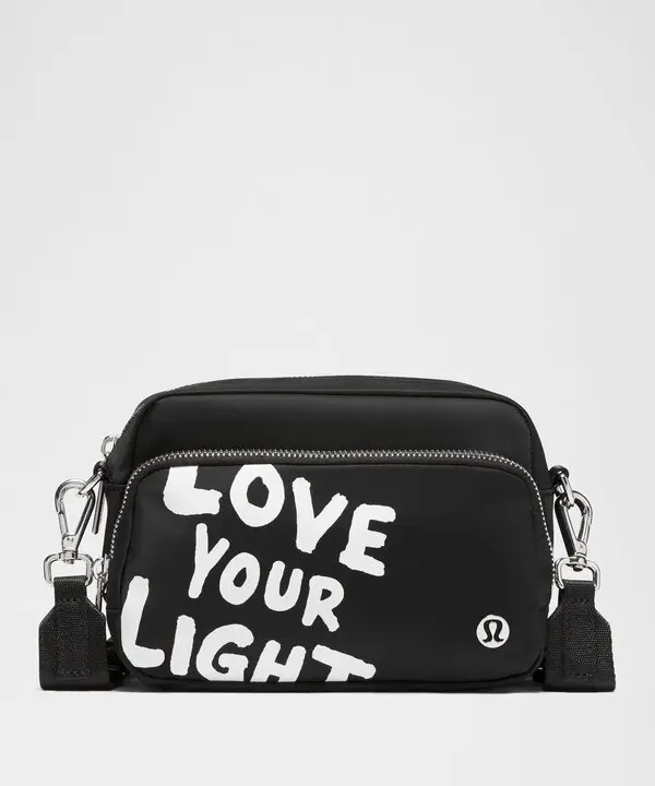 Lululemon Everywhere Crossbody Bag 2l Graphic - Black