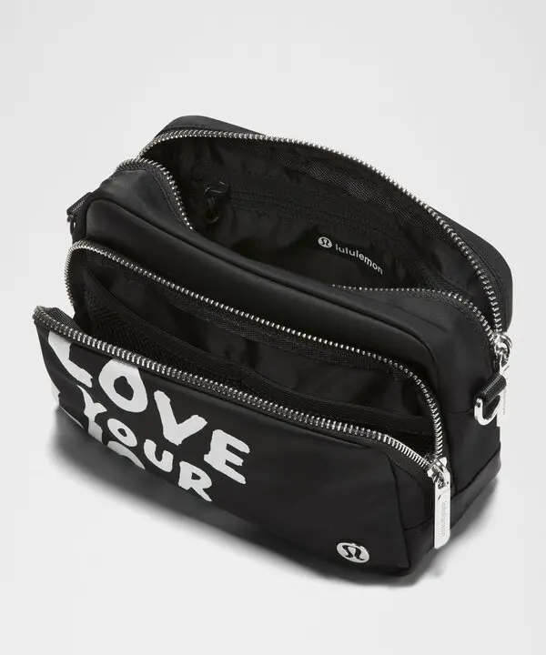 Lululemon Everywhere Crossbody Bag 2l Graphic