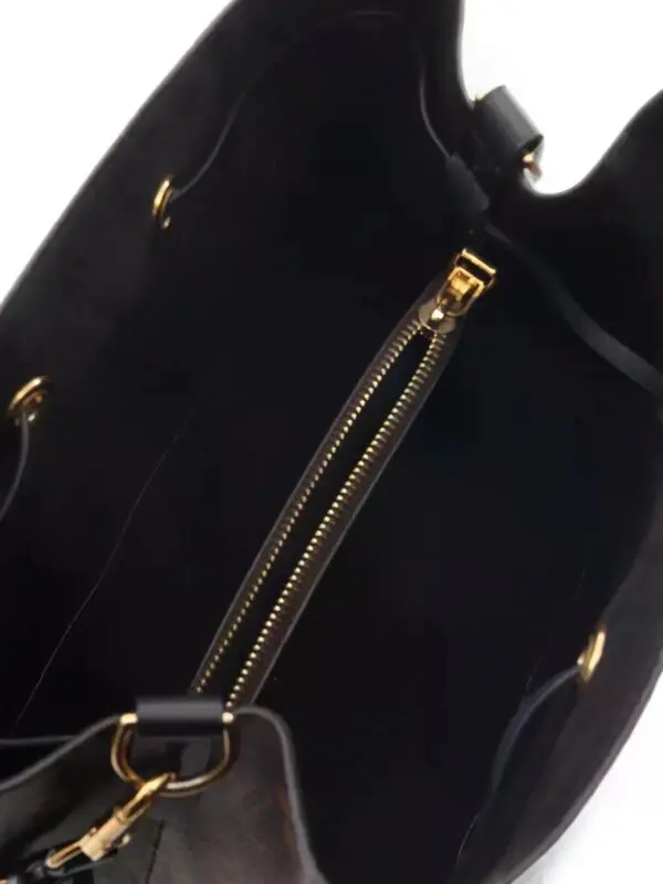 LOUIS VUITTON 2021 Néonoé Monogram Bucket Bag