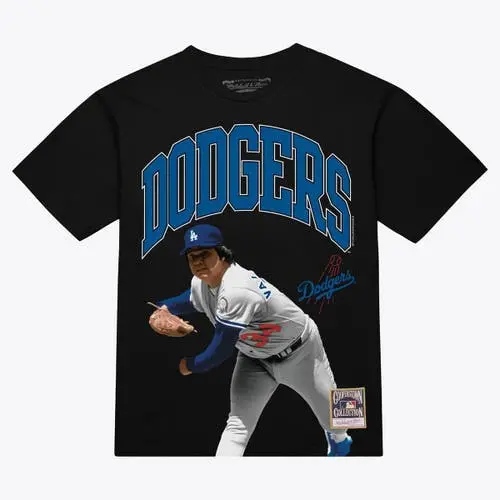Mitchell & Ness Fernando Valenzuela Los Angeles Dodgers Photo Arch Player Graphic T-shirt - Black