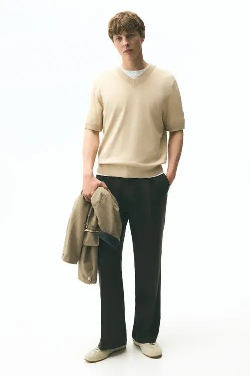 H&m Regular Fit Fine-knit V-neck T-shirt