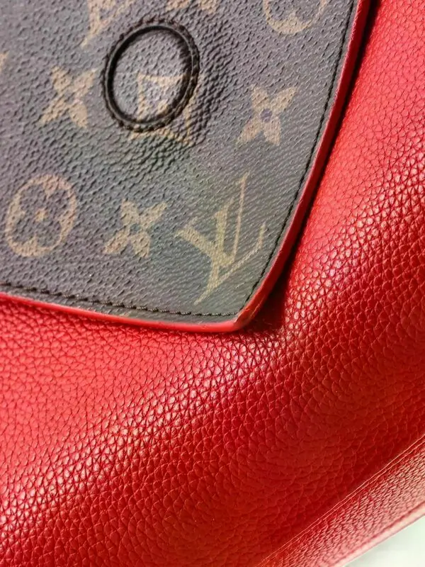LOUIS VUITTON Double V Handbag In Calfskin With Monogram Canvas - Red