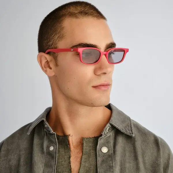 Le Specs Echelon