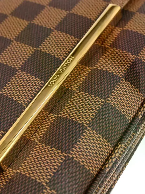 LOUIS VUITTON Damier Canvas Gm Hoxton Shoulder Bag