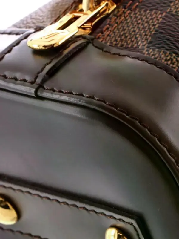 LOUIS VUITTON Alma Handbag - Brown
