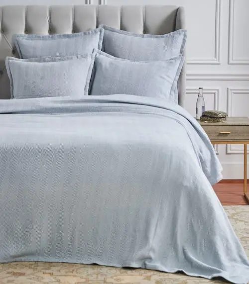 ELISABETH YORK Torin Fog Throw Blanket