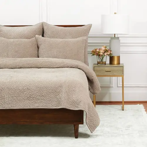 ELISABETH YORK Vela Fawn Queen Quilt - Brown