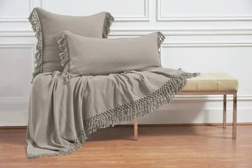 ELISABETH YORK Lavato Oyster Bed Throw Blanket