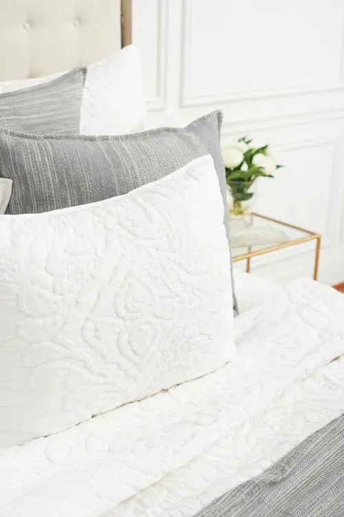 ELISABETH YORK Shyla Dove Quilt