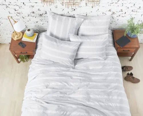 Carol & Frank Mason Queen Duvet Cover
