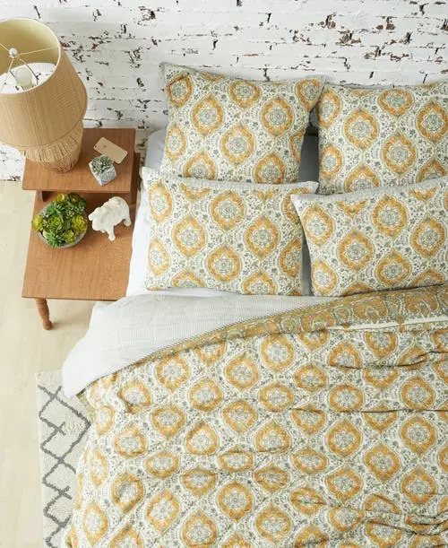 Carol & Frank Freddie Ochre Quilt