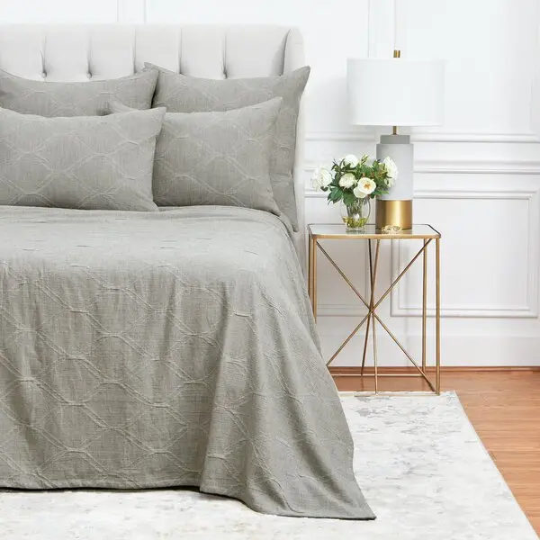 ELISABETH YORK Elaine Stone Matelass Bed Quilt