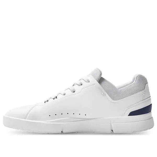 On The Roger Advantage Sneakers - White/ink