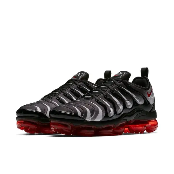 Nike Vapormax Plus Sneakers - Black/red