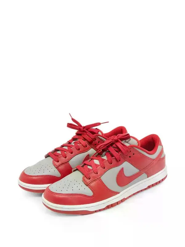 Nike Dunk Low Sneakers