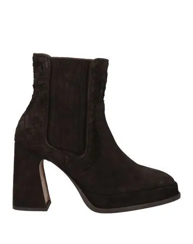 CastaÑer Dark Leather Ankle Boots - Black